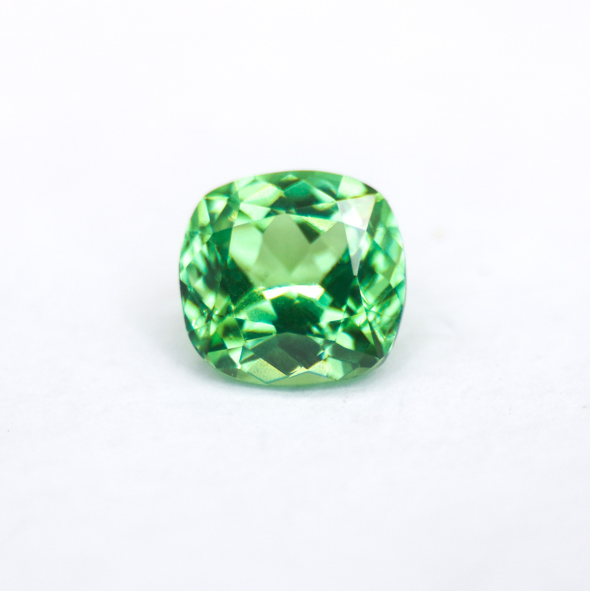Mint Grossular Garnet 0.94ct Square Cushion MGG08 - GEMWORLD LTD